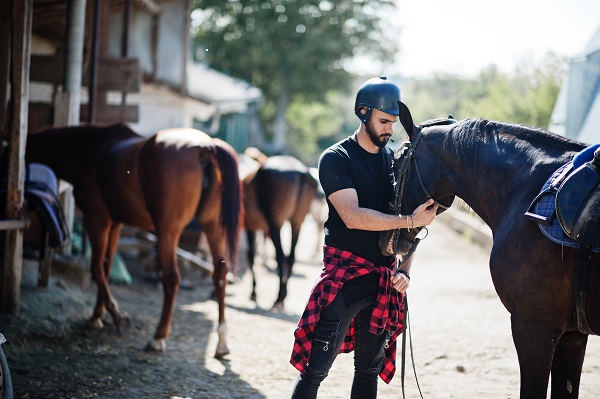 Comment devenir moniteur d'équitation? - Domaine Cheval Comment devenir moniteur d'équitation? - Domaine Cheval